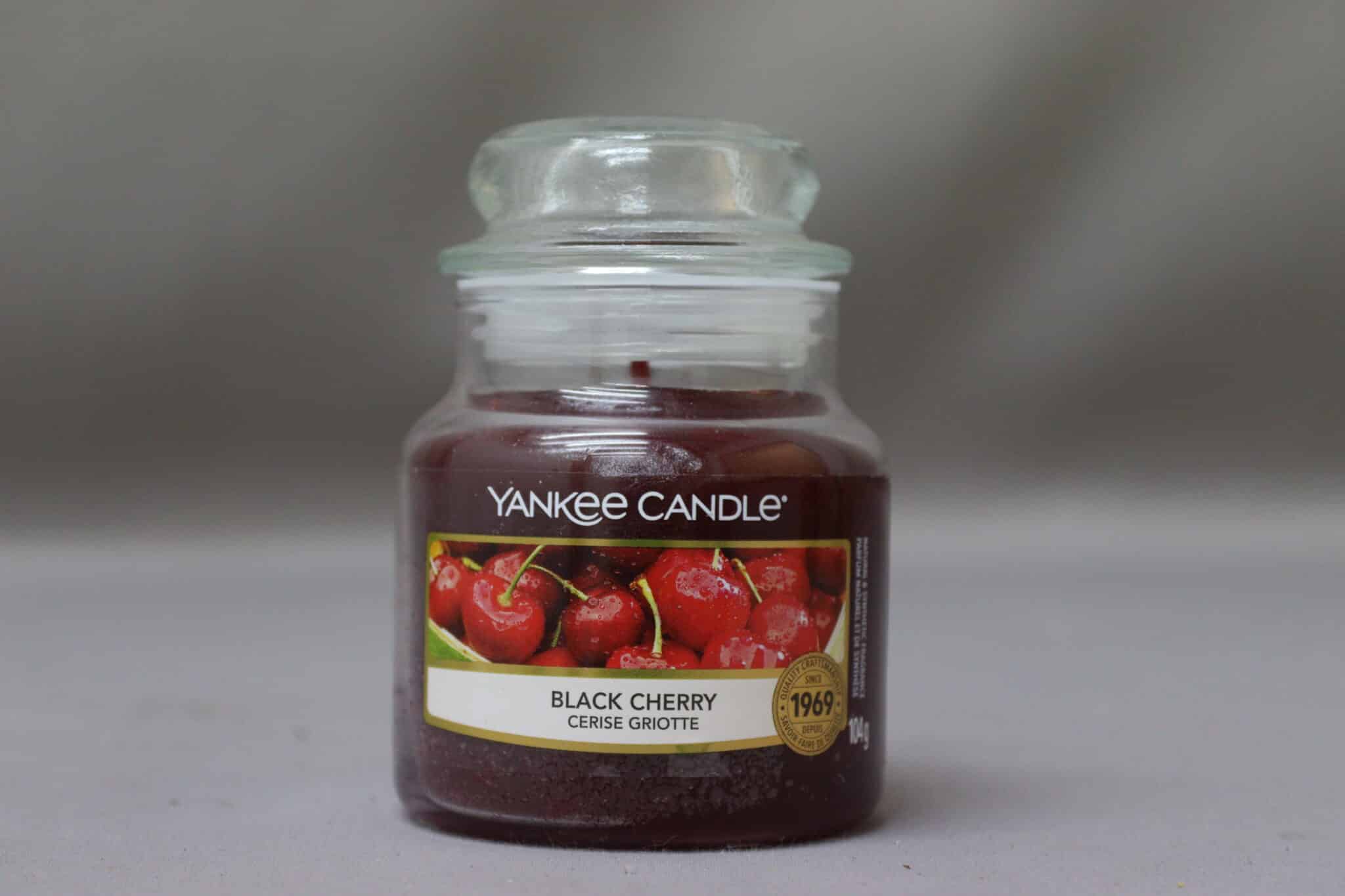 YANKEE CANDLE BLACK CHERRY SMALL 104G - Stodels